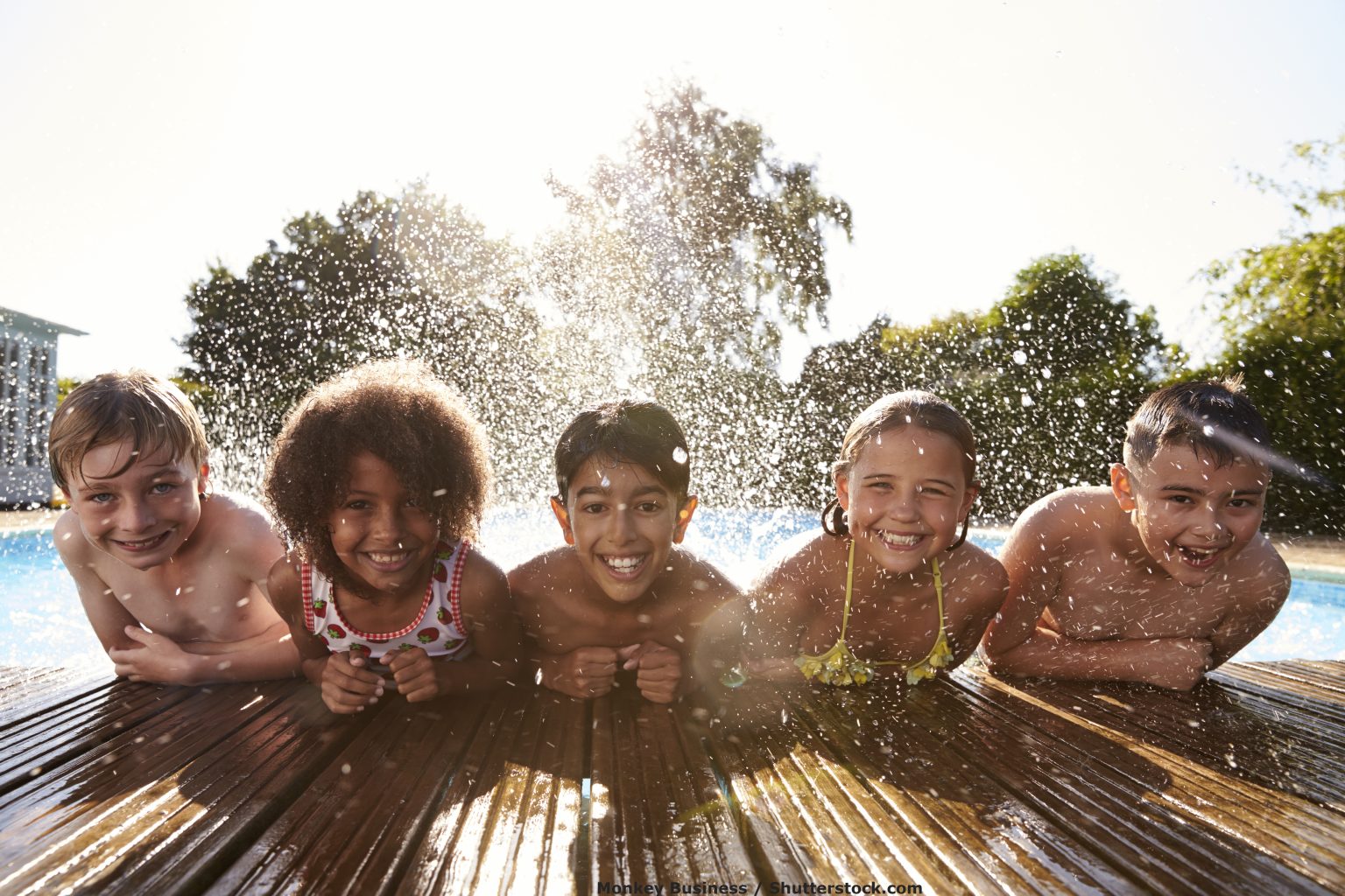 Dicas de brincadeiras na piscina para a criançada - Abiclor
